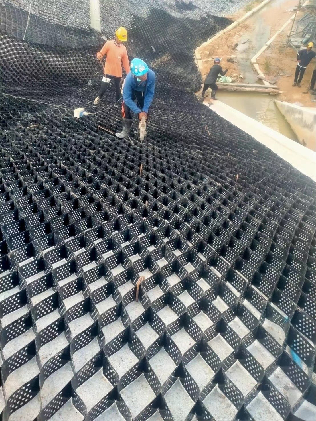 1.5mm Plastic Geocell For Slope Ground Reinforcement Protection